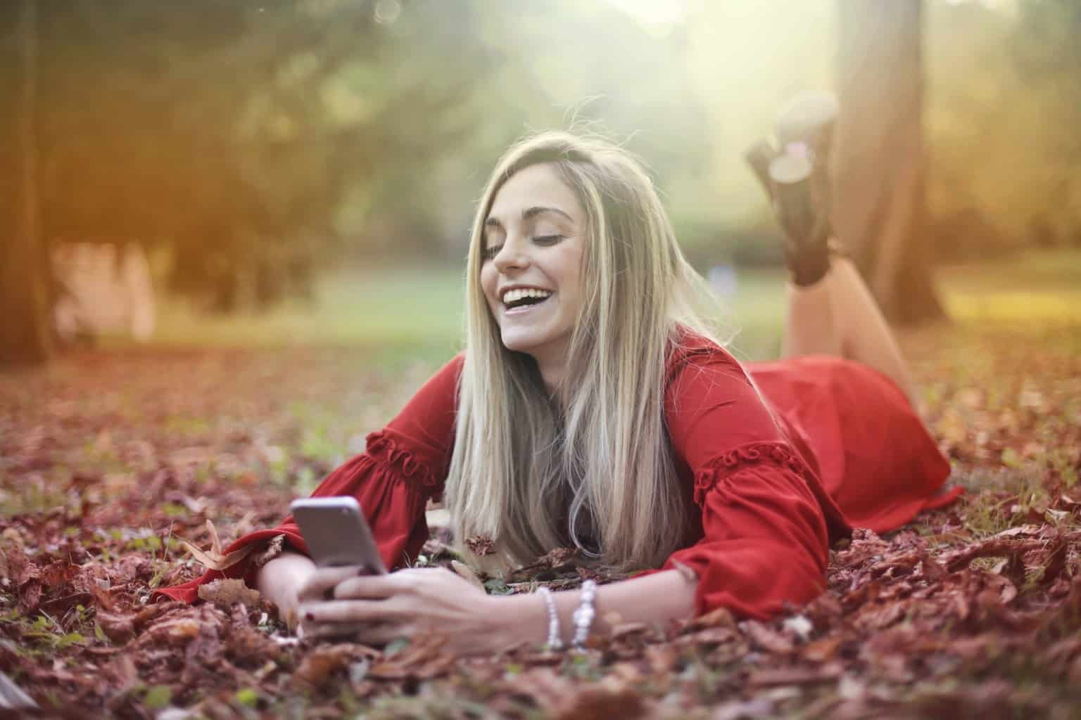 How To Flirt Over Text 2 Easy Steps To Text Your Crush how-to-flirt-over-text-2-easy-steps-to-text-your-crush