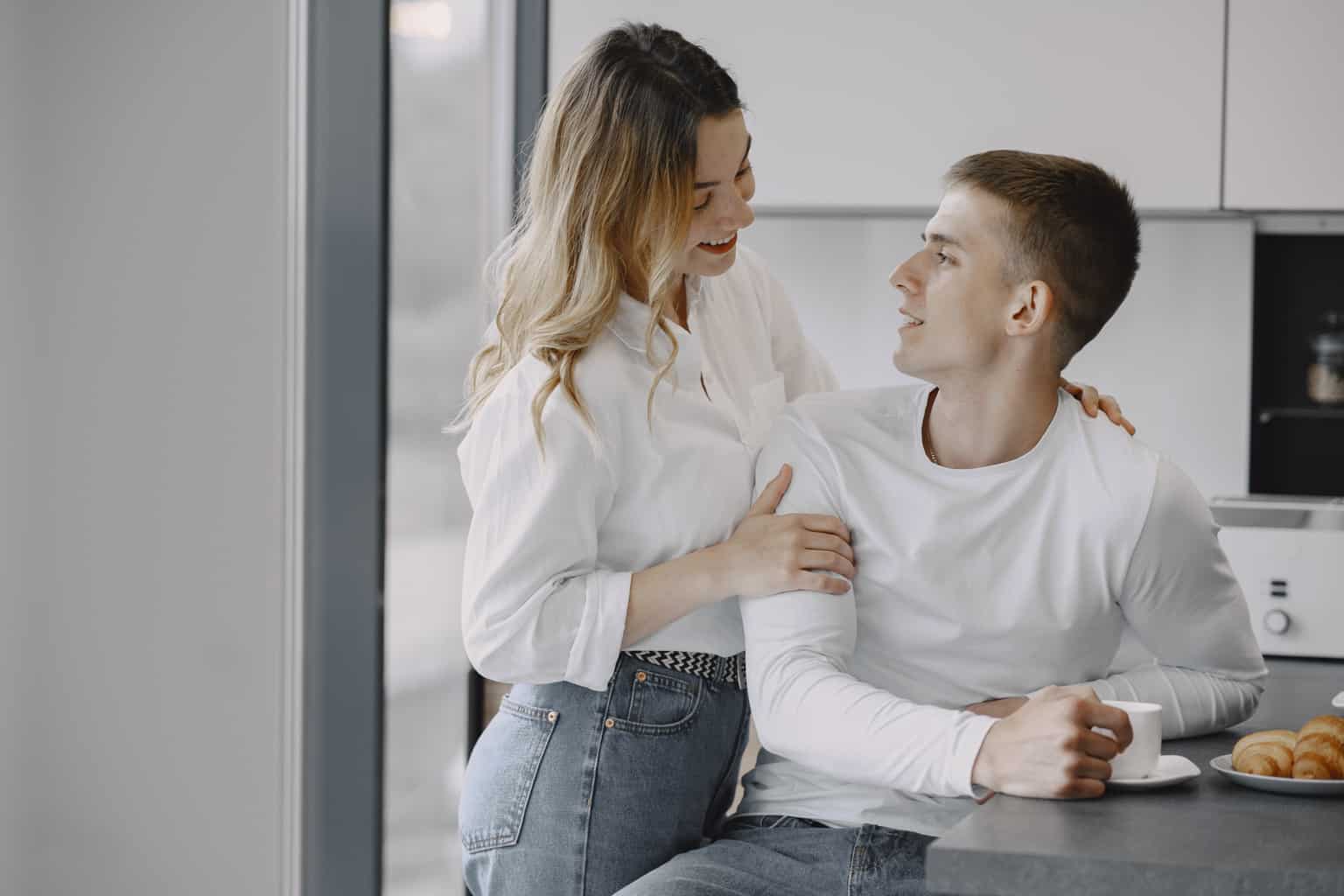 16 Fabulous Pickup Lines To Use On Guys - Make Him Fall For You Now